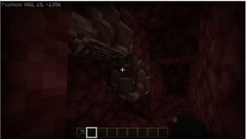 How to Craft and Use a Smithing Table in Minecraft - BrightChamps Blog